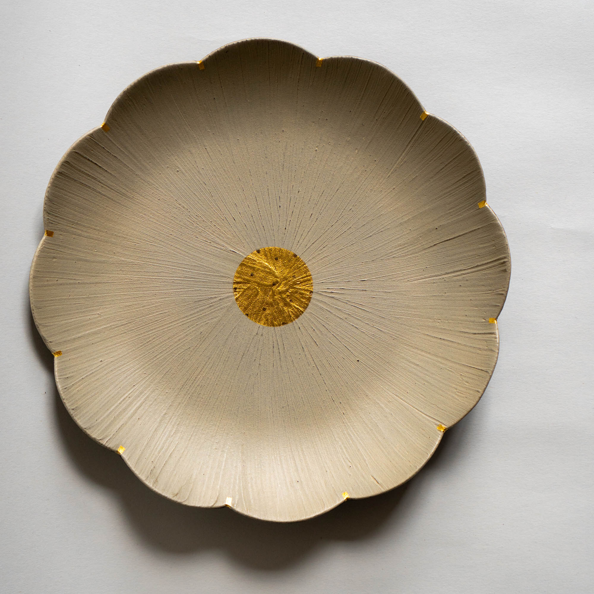 Otchil Flower Plate - Beige – Leef NYC
